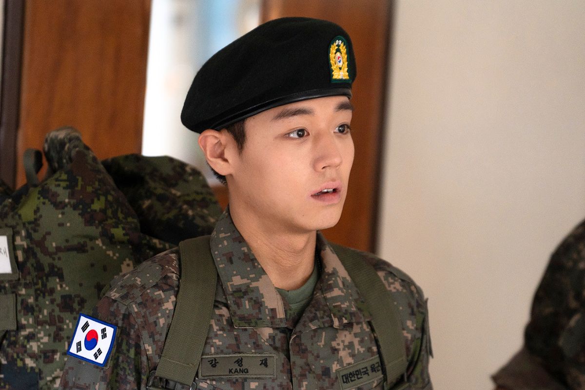 Sao “Dưới bóng điện hạ” Park Ji Hoon không ngại nhập ngũ