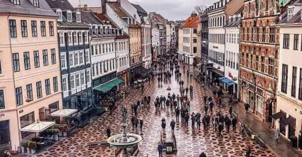 14 beautiful historic streets that feel like open-air museums
