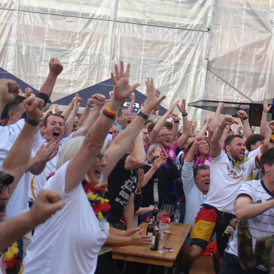 Hier können Menschen im Landkreis St. Wendel beim Public Viewing mitfiebern