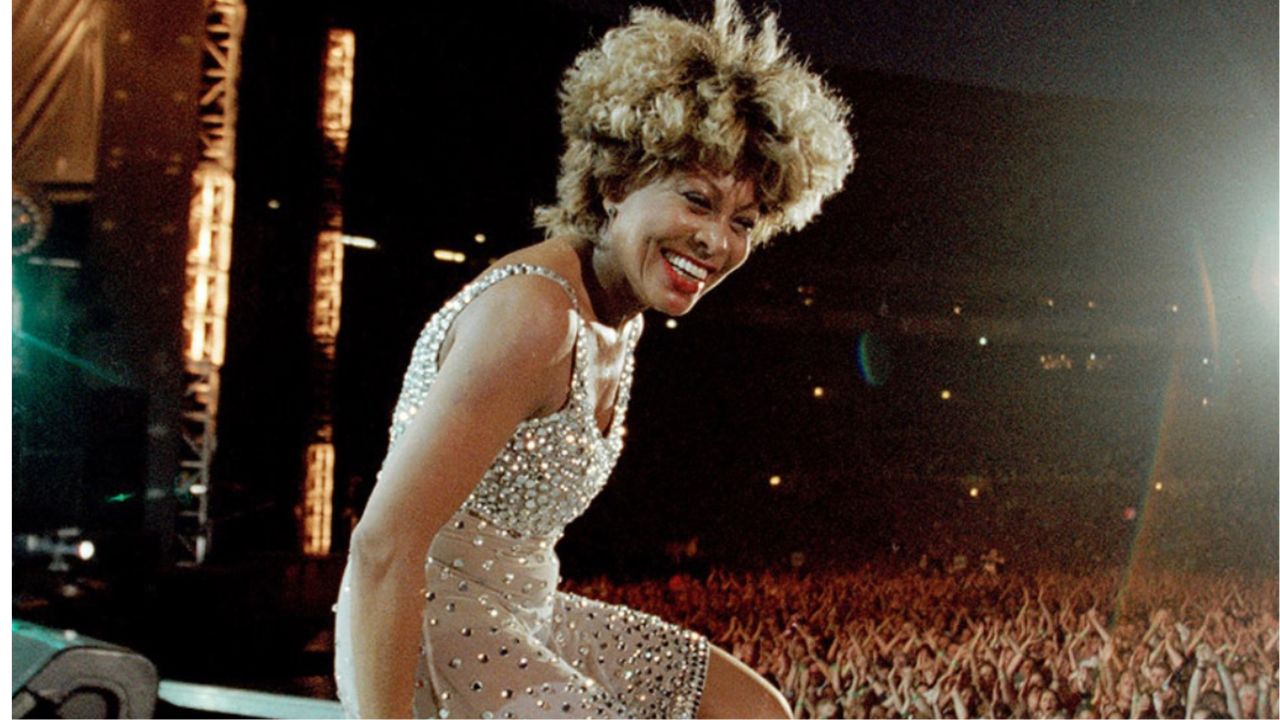 Celebrities whose famous legs became part of their legacy