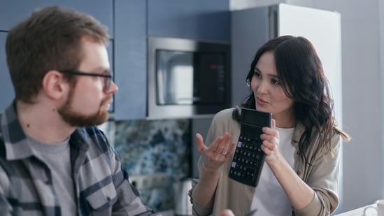 Newlywed woman asks about splitting expenses with husband; Redditors ...