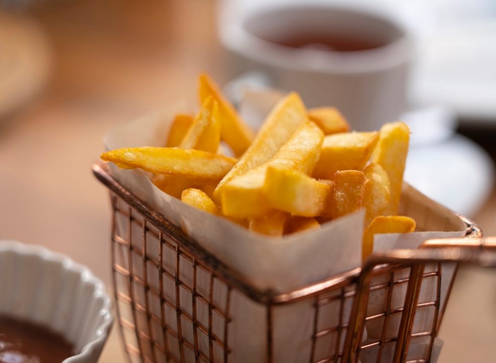 5 restaurant chains with the crispiest French fries, according to diners