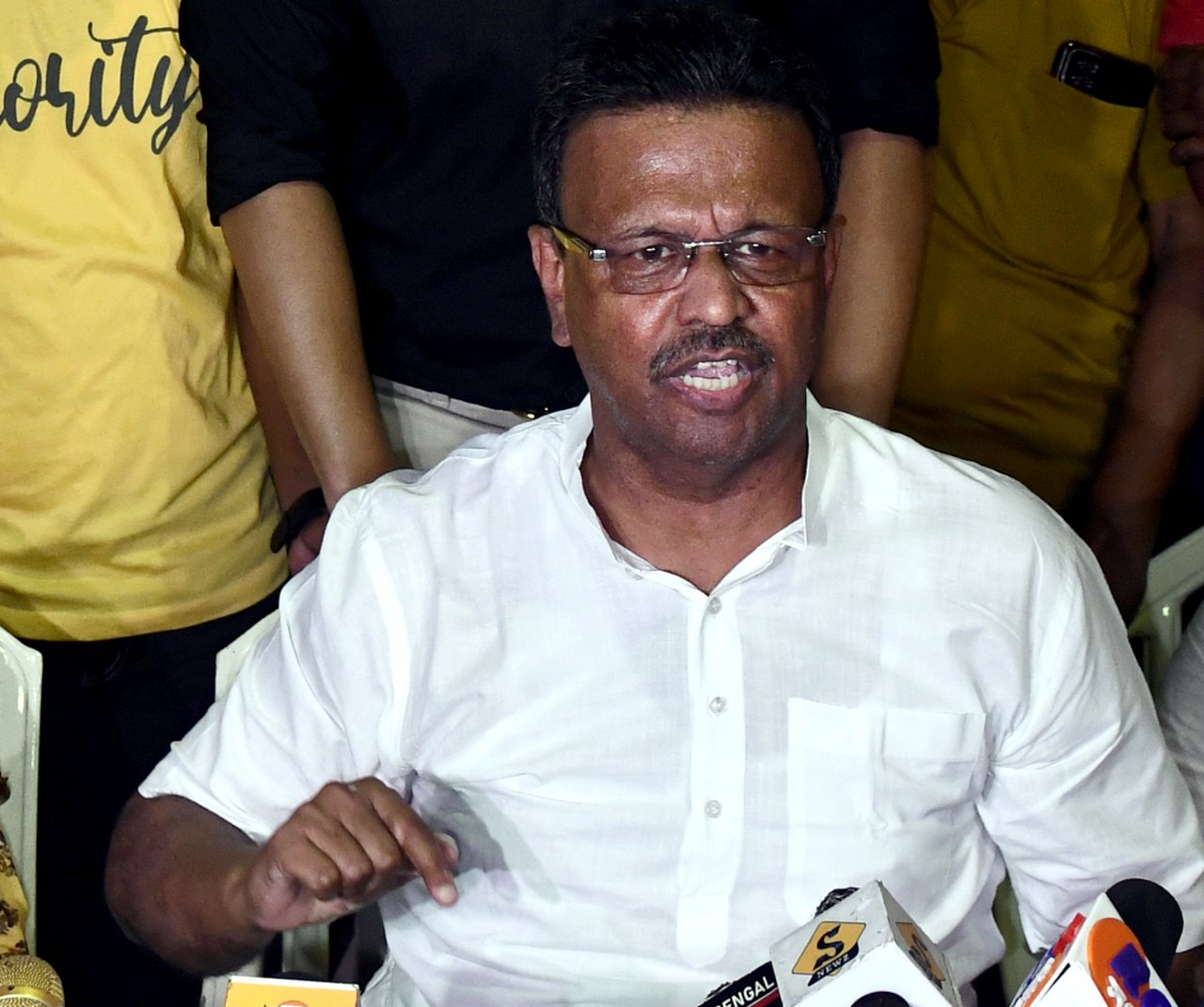 TMC's Firhad Hakim resigns as Kolkata mayor, says he wants to leave ...