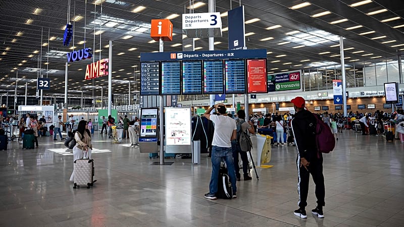 EU vows 'targeted' restrictions on Schengen visas for Russians amid ...