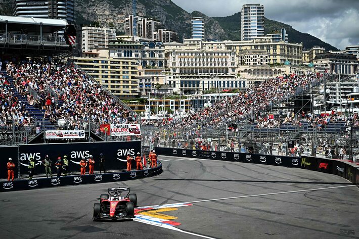 F1: Leclerc aperta o ritmo no fim e lidera 1º treino livre para o GP de ...