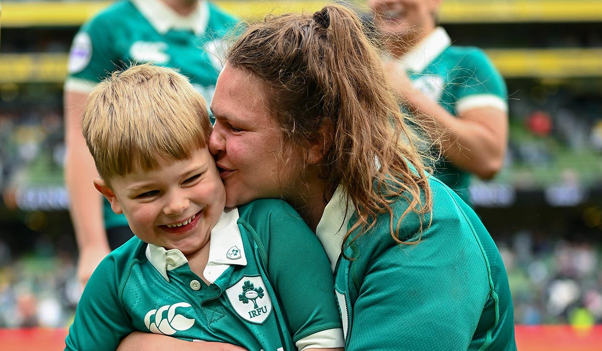 Rugby player El Perry retires after joining Ireland for World Cup