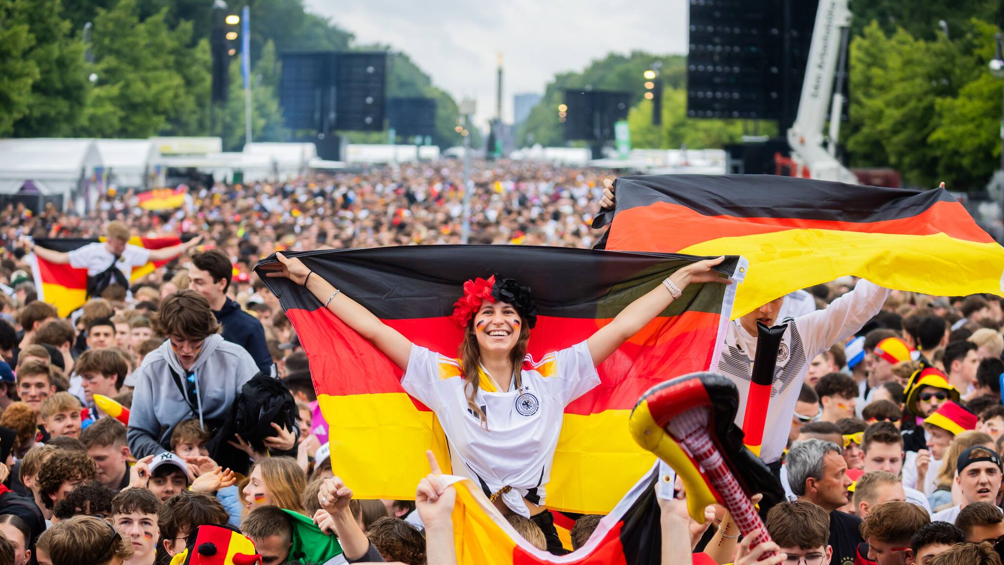 Deutsche glauben nicht an WM-Titel +++ Fifa vergibt versehentlich ...