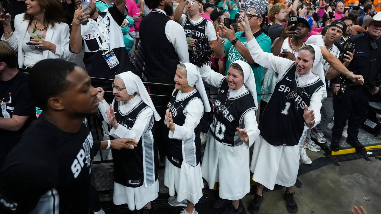 The Spurs nuns: San Antonio's unique superfans bringing prayer to the ...