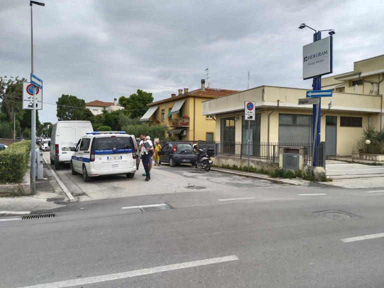 Auto contro scooter: feriti i due studenti in sella. Giornata di ...