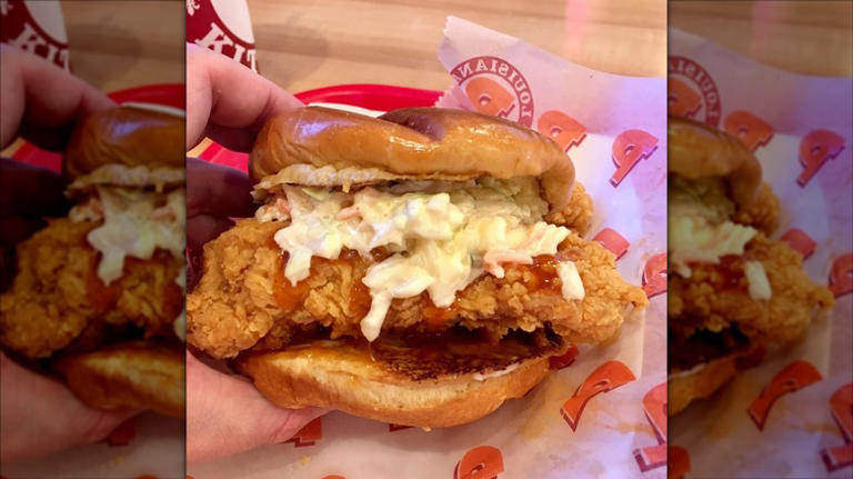 Popeyes' chicken sandwich tastes 10X better when ordered like this