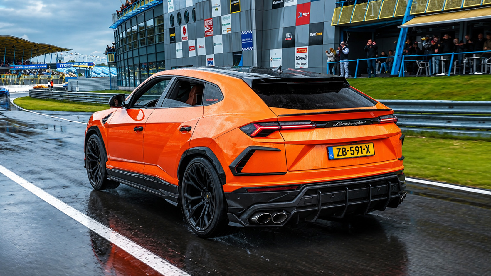 Custom exhaust gives this 964 HP Urus a supercar voice