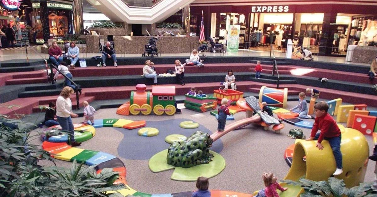 15 things you could only see in an '80s mall