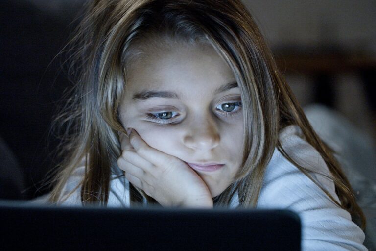 Medewerkers van pornosite Motherless uploadden zelf beelden van ...