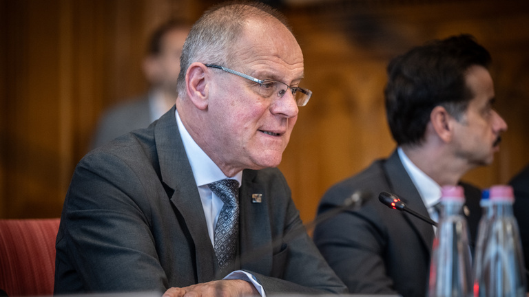 Navracsics Tibor: Valószínű, hogy csak Orbán Viktor indul a Fidesz ...