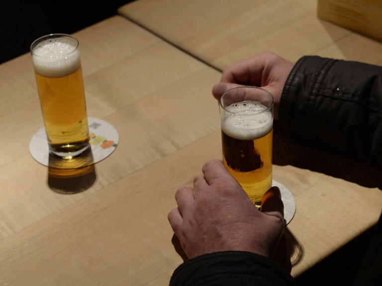 World Cup fans warned of dangers of drinking alcohol in extreme heat