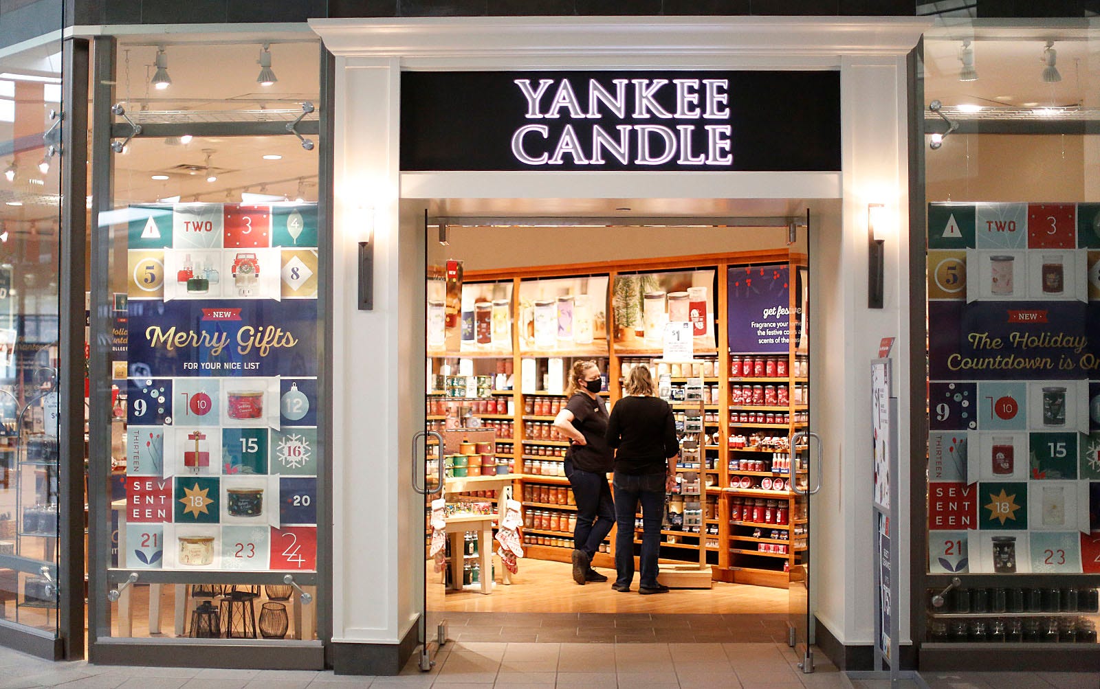Yankee Candle founder's estate sold for $18M less than listed price
