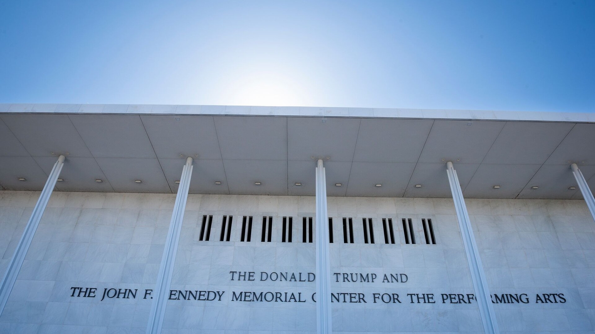 Kennedy Center entfernt Trumps Namen aus allen Dokumenten