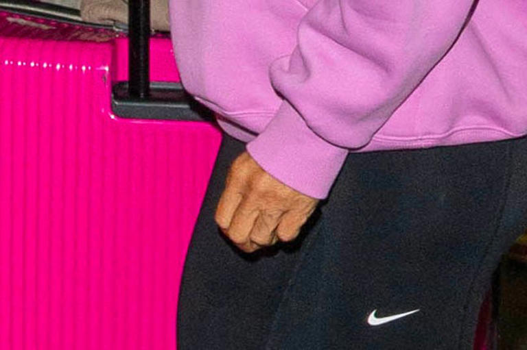 Katie Price flies back to UK without ring and husband Lee Andrews still ...