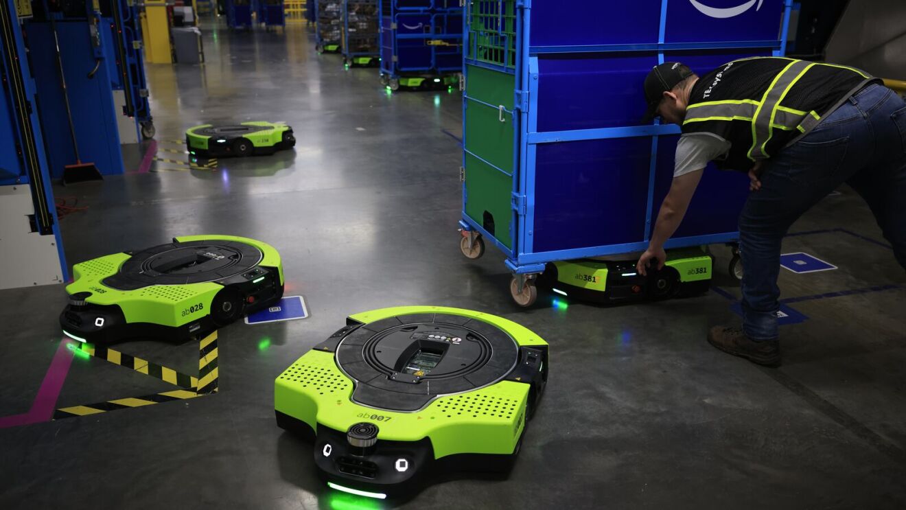 Amazon pours $10 billion into Europe: New robots, 25,000 new jobs