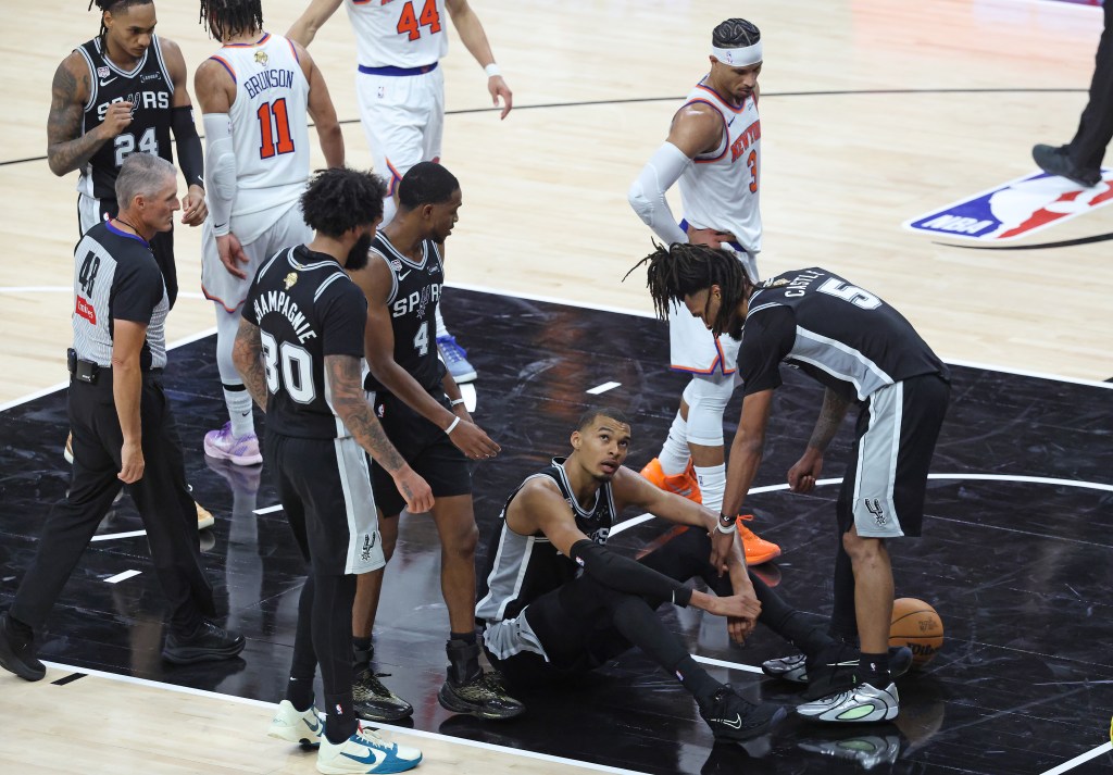 Why fearless Spurs are dangerous threat to Knicks as they brush off ...