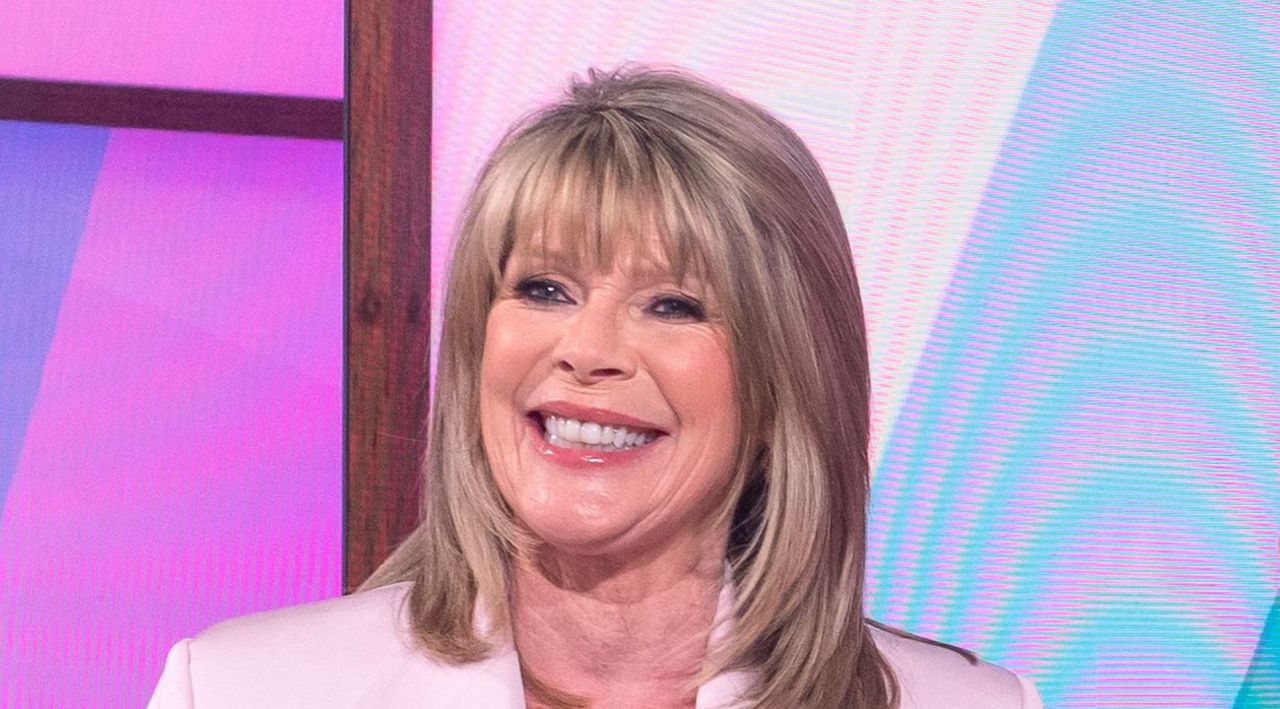 Pretty in pink, Ruth Langsford backs pastel suiting for summer smart ...