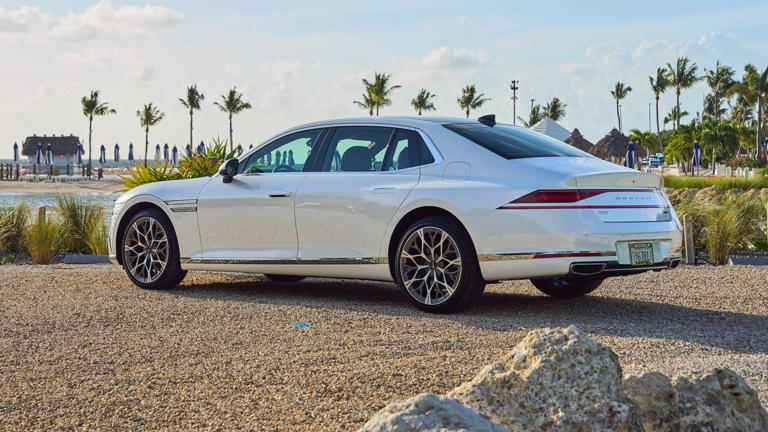 2025 Genesis G90
