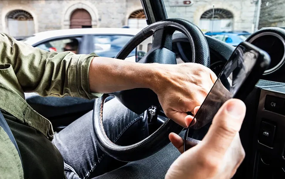 Dear Abby advises canceling trip over friend's unsafe driving