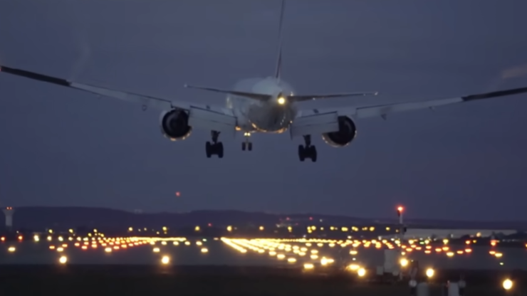 Watch how Air France flight 736 broke apart above the Sahara - 107 ...
