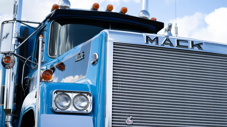 Are Mack trucks reliable? (Here's what drivers say)