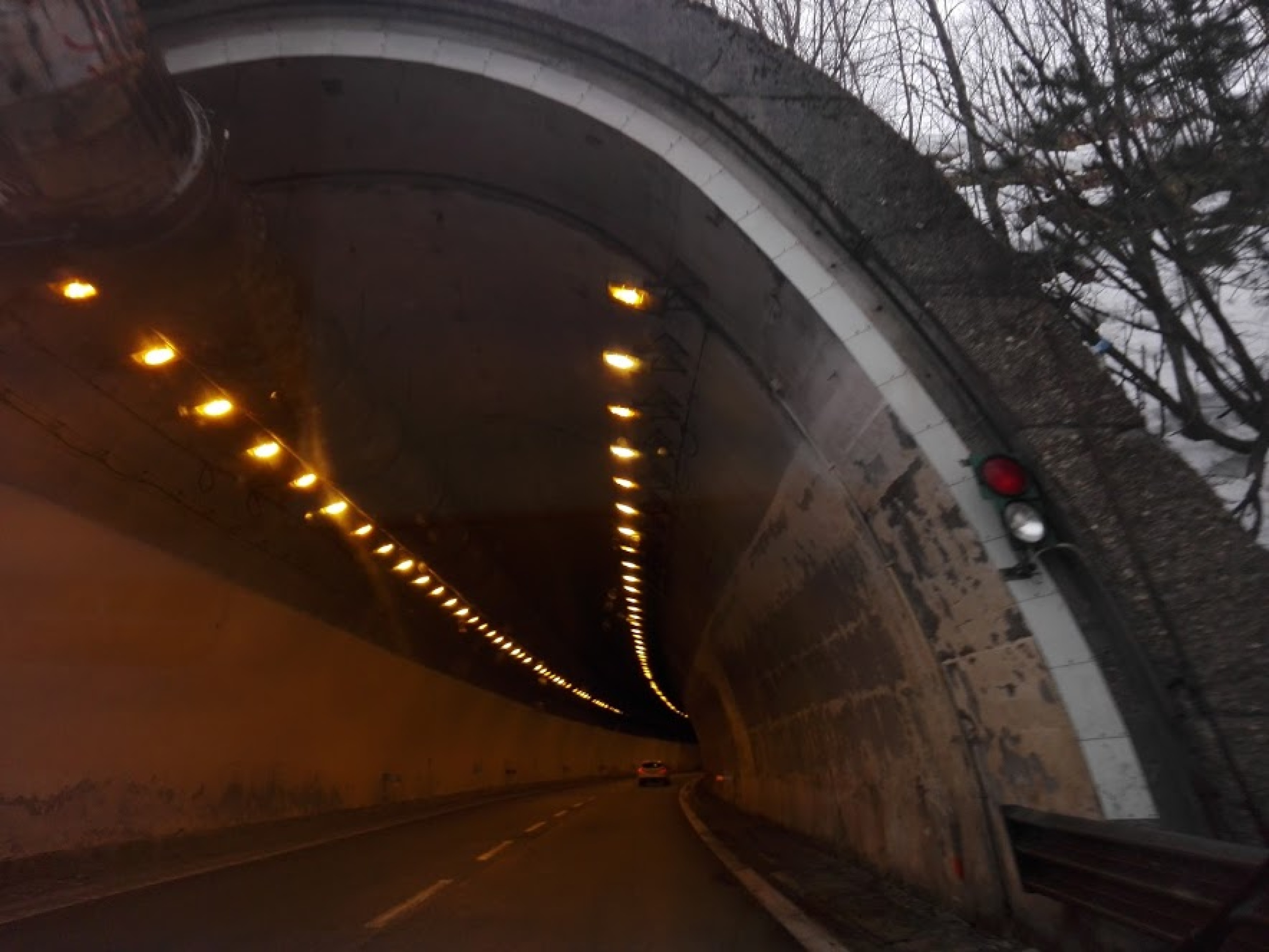 A24, chiusure notturne traforo del Gran Sasso in direzione Teramo