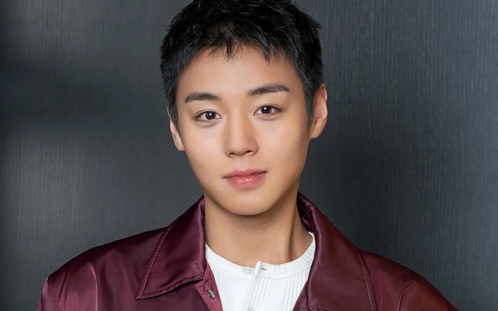 Sao “Dưới bóng điện hạ” Park Ji Hoon không ngại nhập ngũ