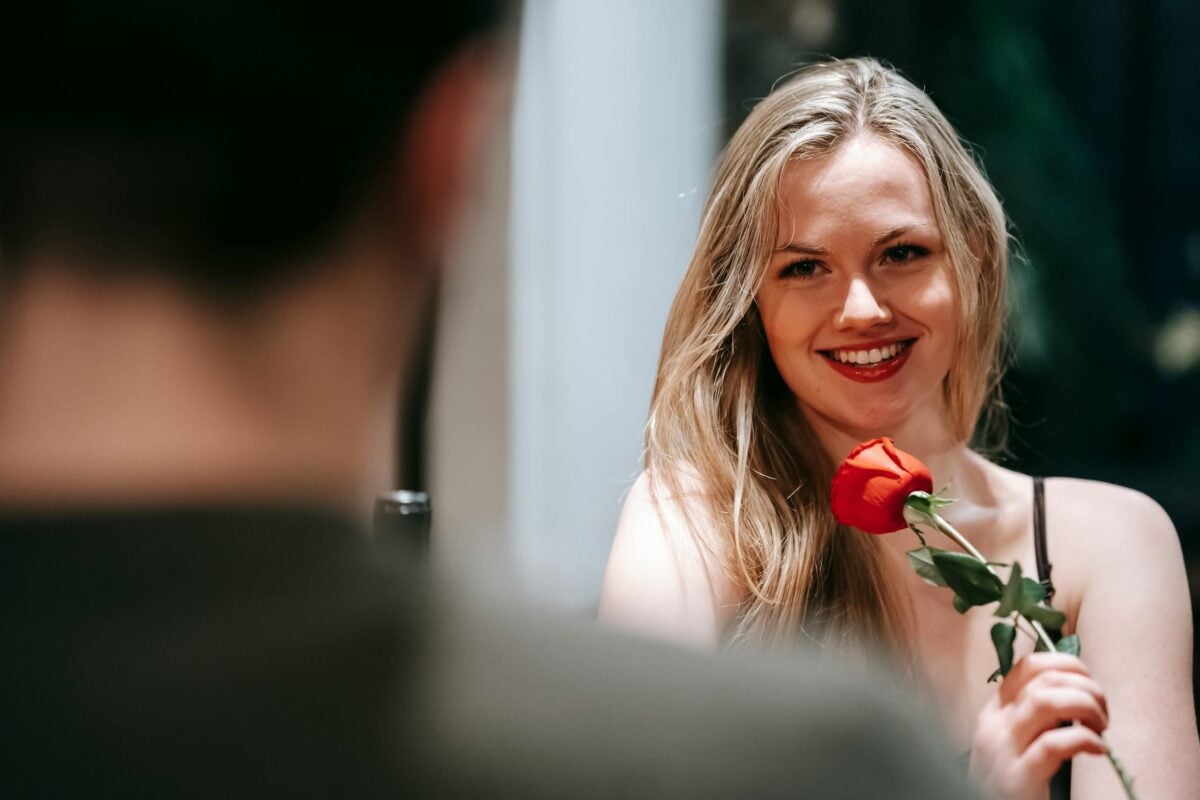 First-date questions women actually want men to ask