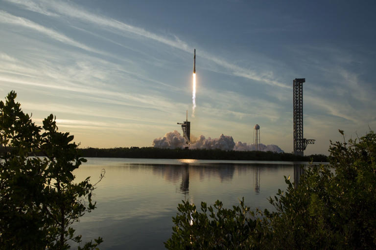China, HK investors banned from SpaceX IPO over security