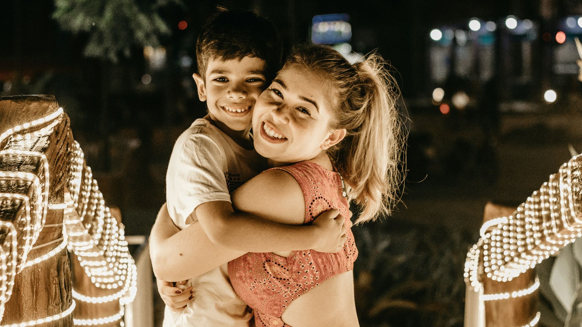 10 reasons why kids prefer mom & 10 why they prefer dad