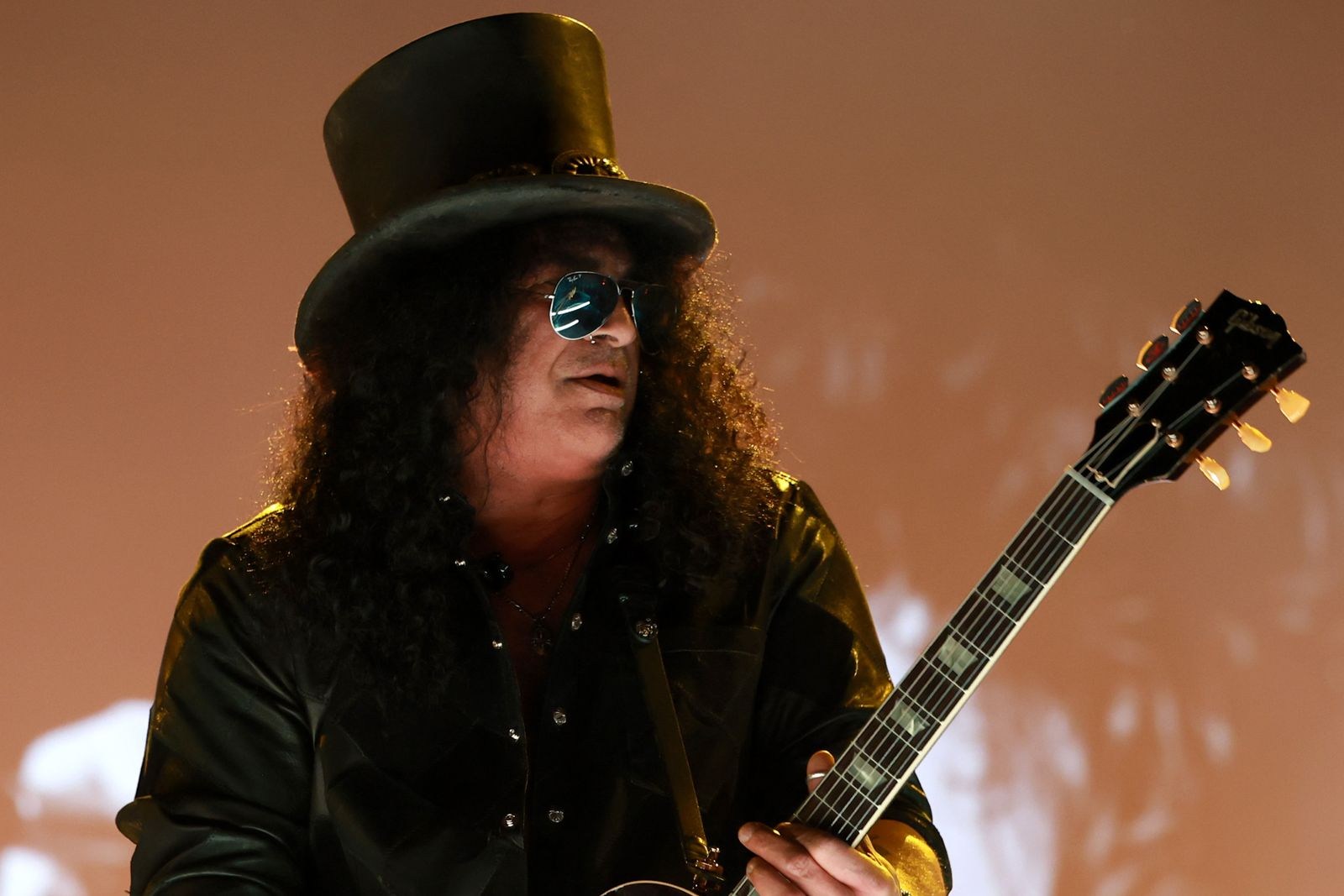 Watch Guns N’ Roses perform ‘Think About You’ for the first time since 2006