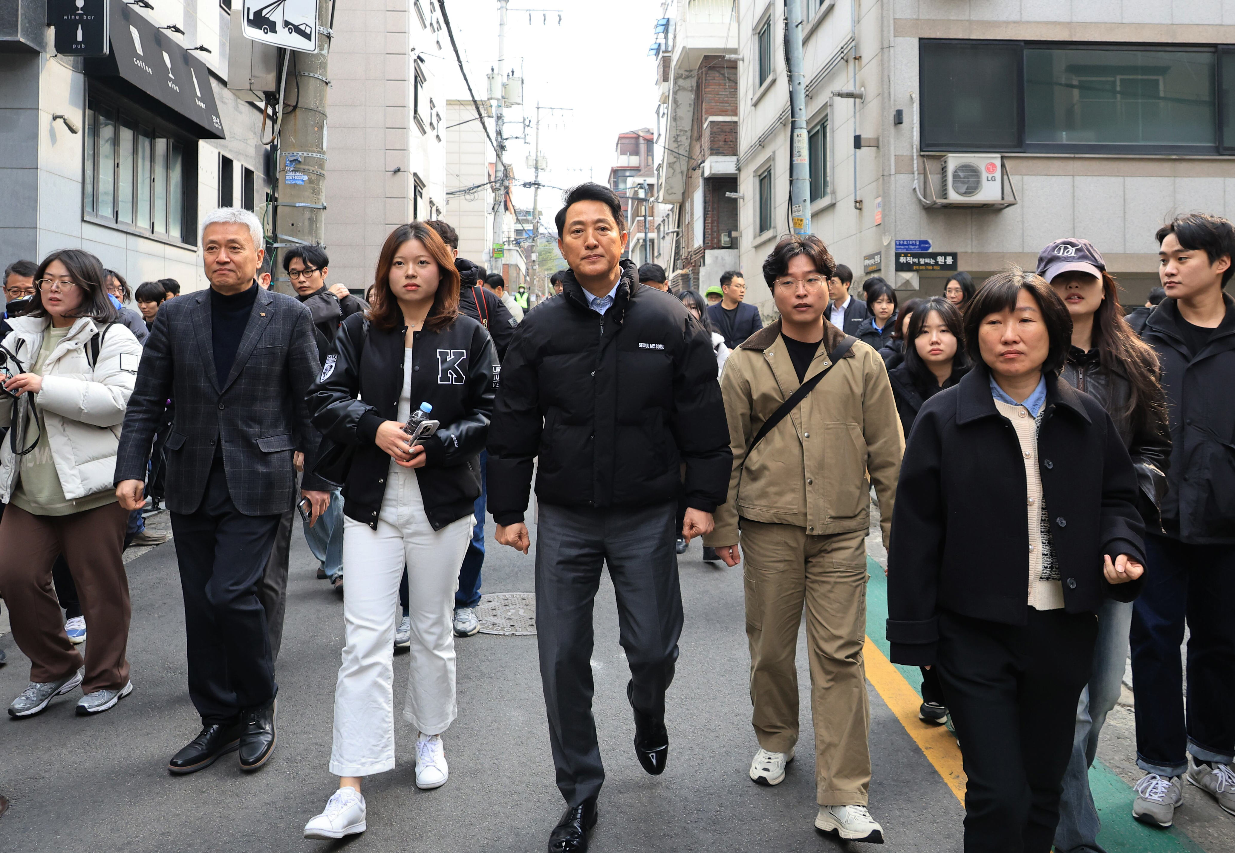 Seoul 2030 voters back People Power Party amid real estate crisis