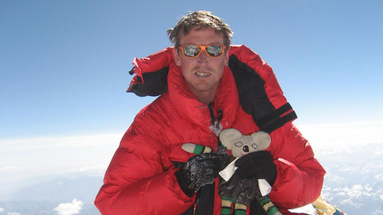 Climber breaks record with 20th Everest ascent