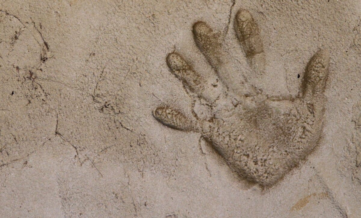 Archaeologists found a complete 4,000-year-old handprint hidden beneath ...