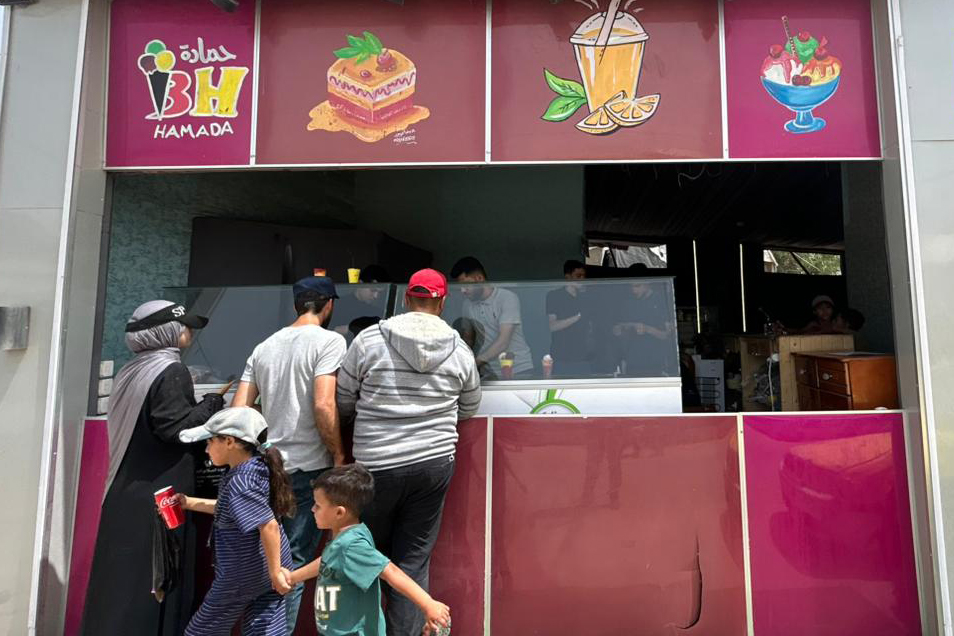 An ice cream parlour survives Gaza’s genocide and gives seven students hope
