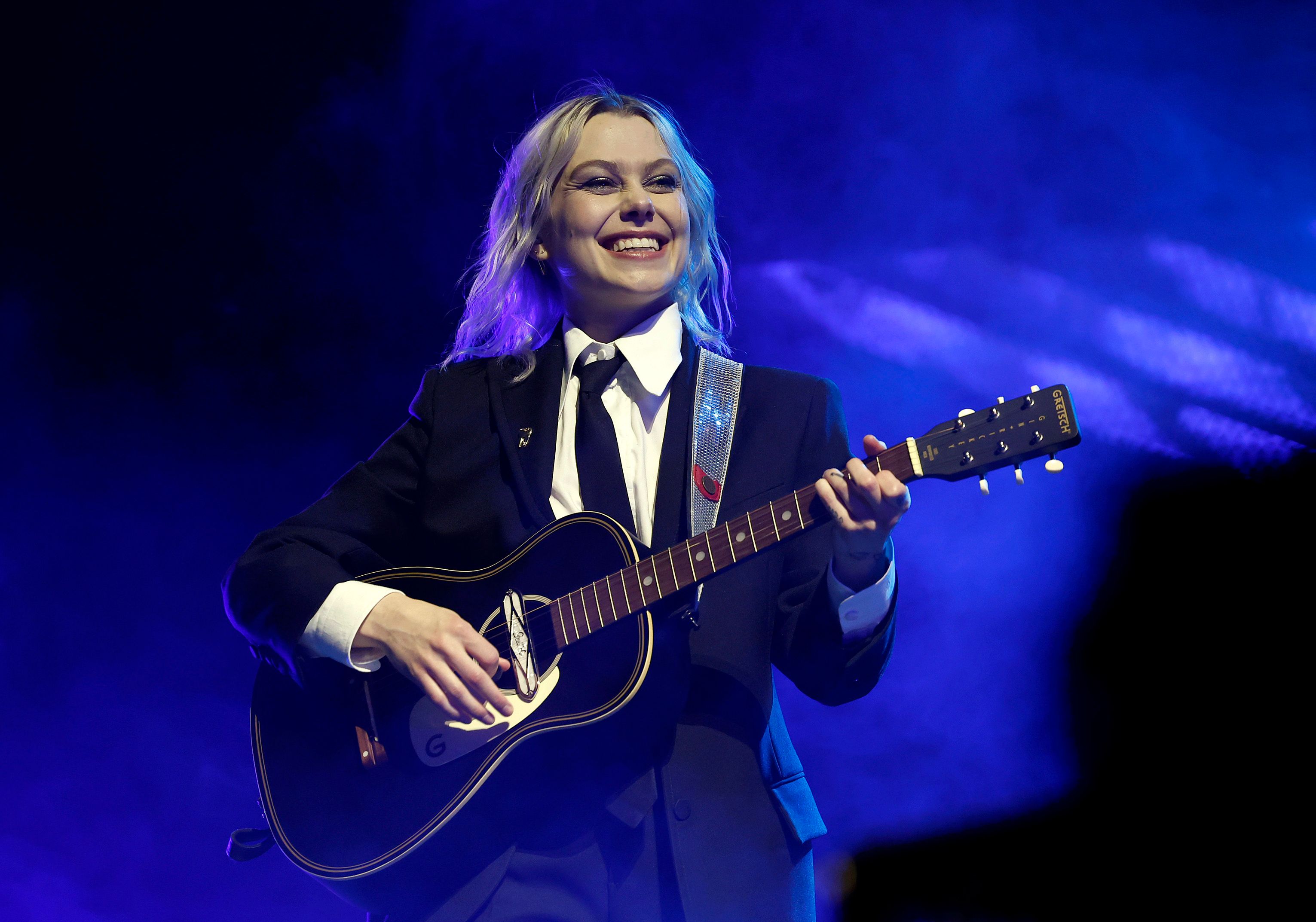 Phoebe Bridgers at Madison Square Garden: Maybe all concerts should ban ...