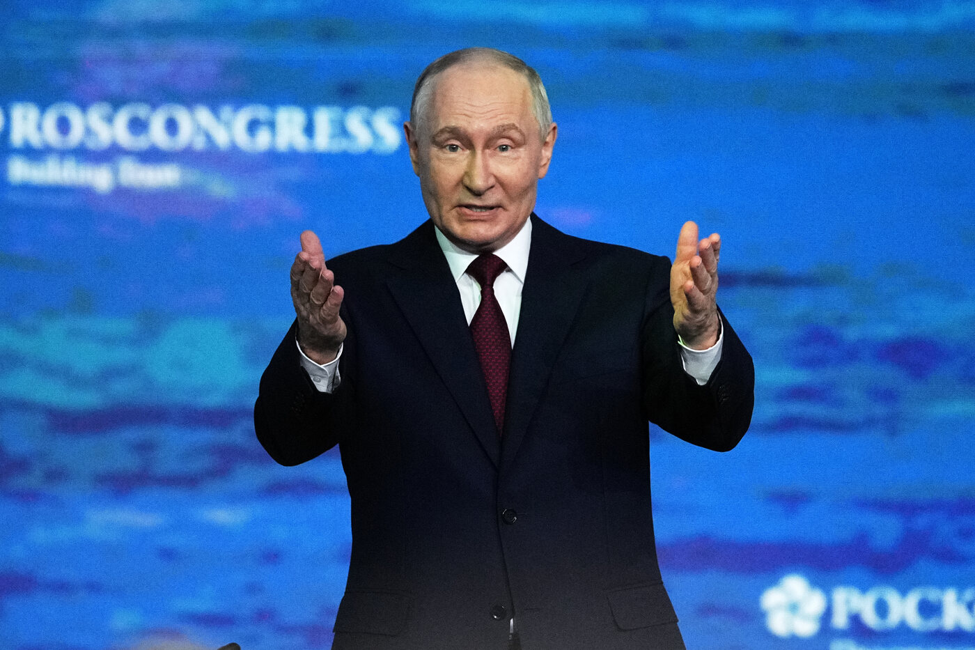 Ucraina, Putin: “Le élite europee stanno provocando il caos” – La diretta