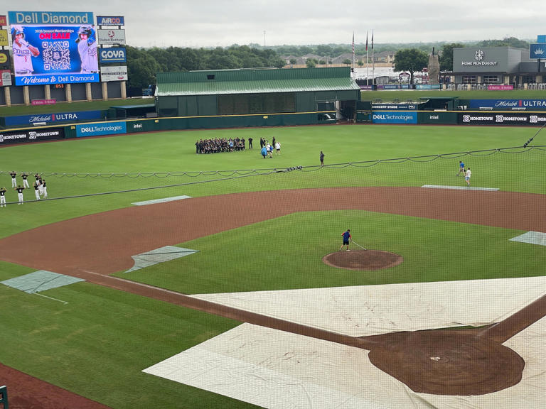 Calallen's state title game delayed due to inclement weather
