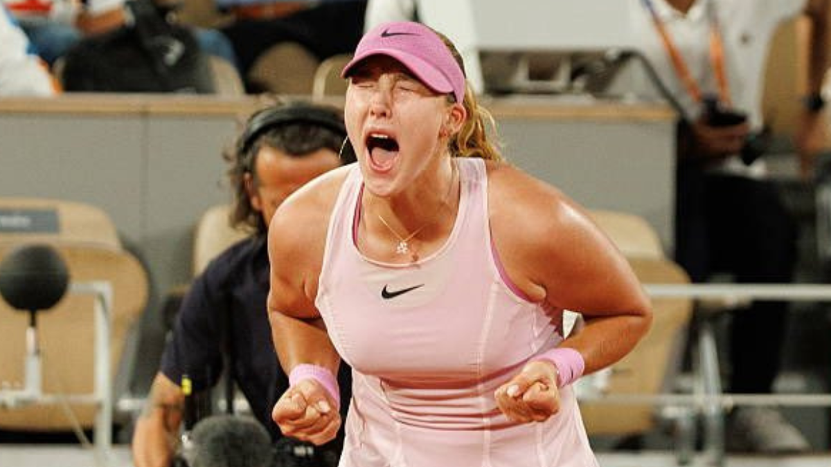 No handshake after Mirra Andreeva defeats Marta Kostyuk to reach ...