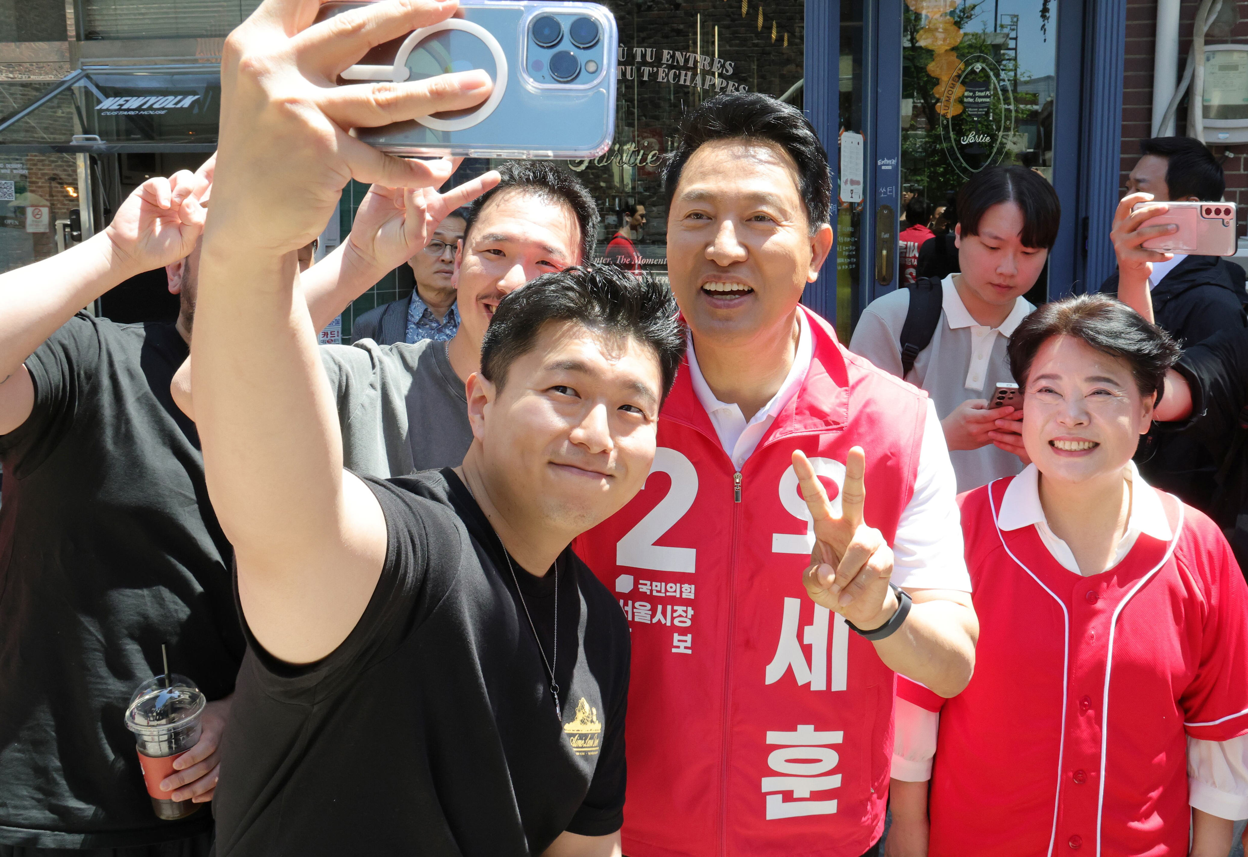 Seoul 2030 voters back People Power Party amid real estate crisis