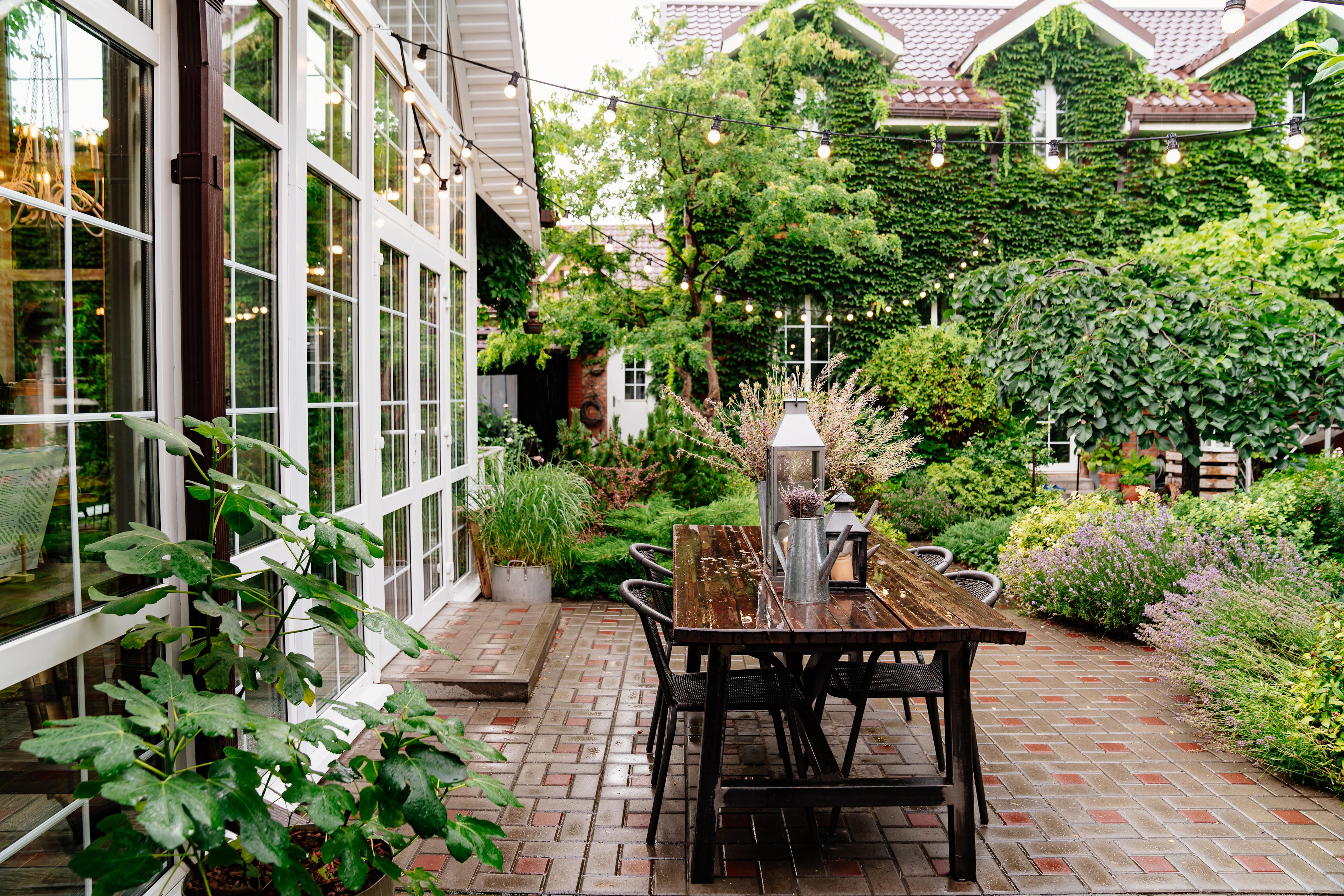 5 backyard trends that are in this year, and 4 that are out, according ...