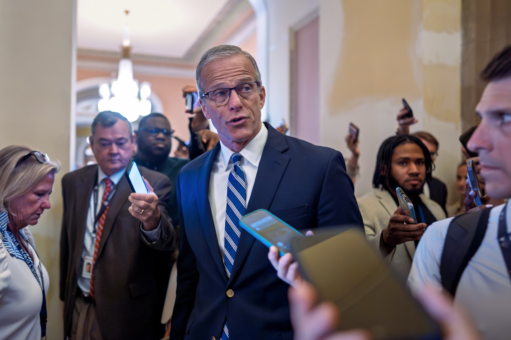 Senate OKs $70B immigration bill after rejecting efforts to permanently ...