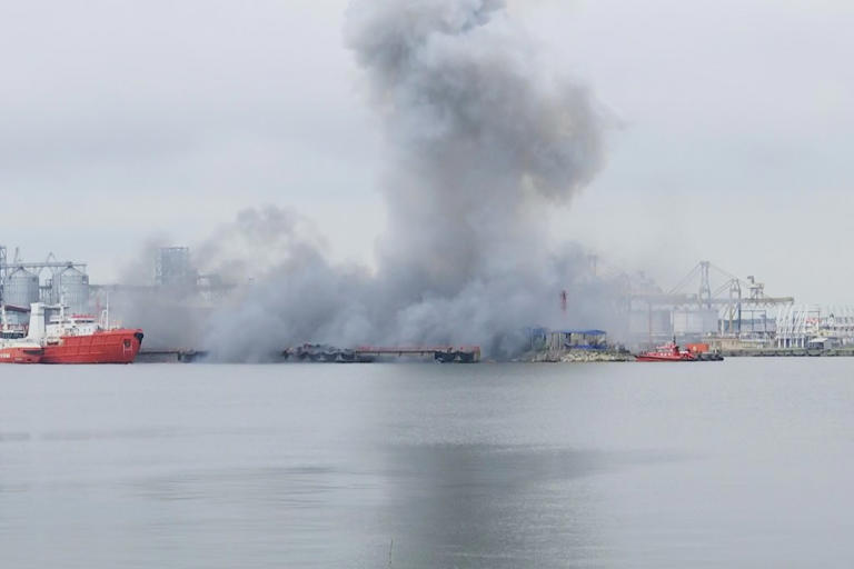 Maritime drone being used in Ukraine war explodes at a Romanian Black ...