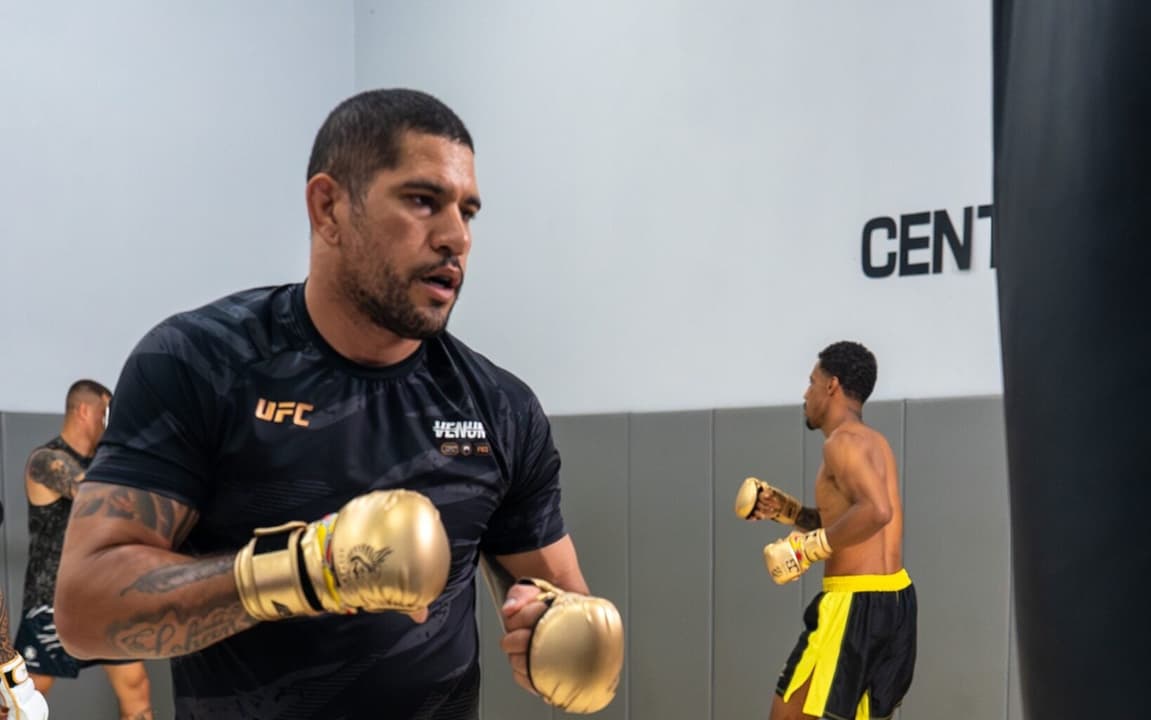 Alex Poatan tem a receita para derrotar Gane no UFC Casa Branca