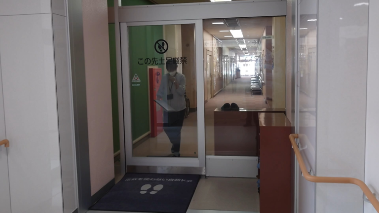 The Japanese door that runs on gravity