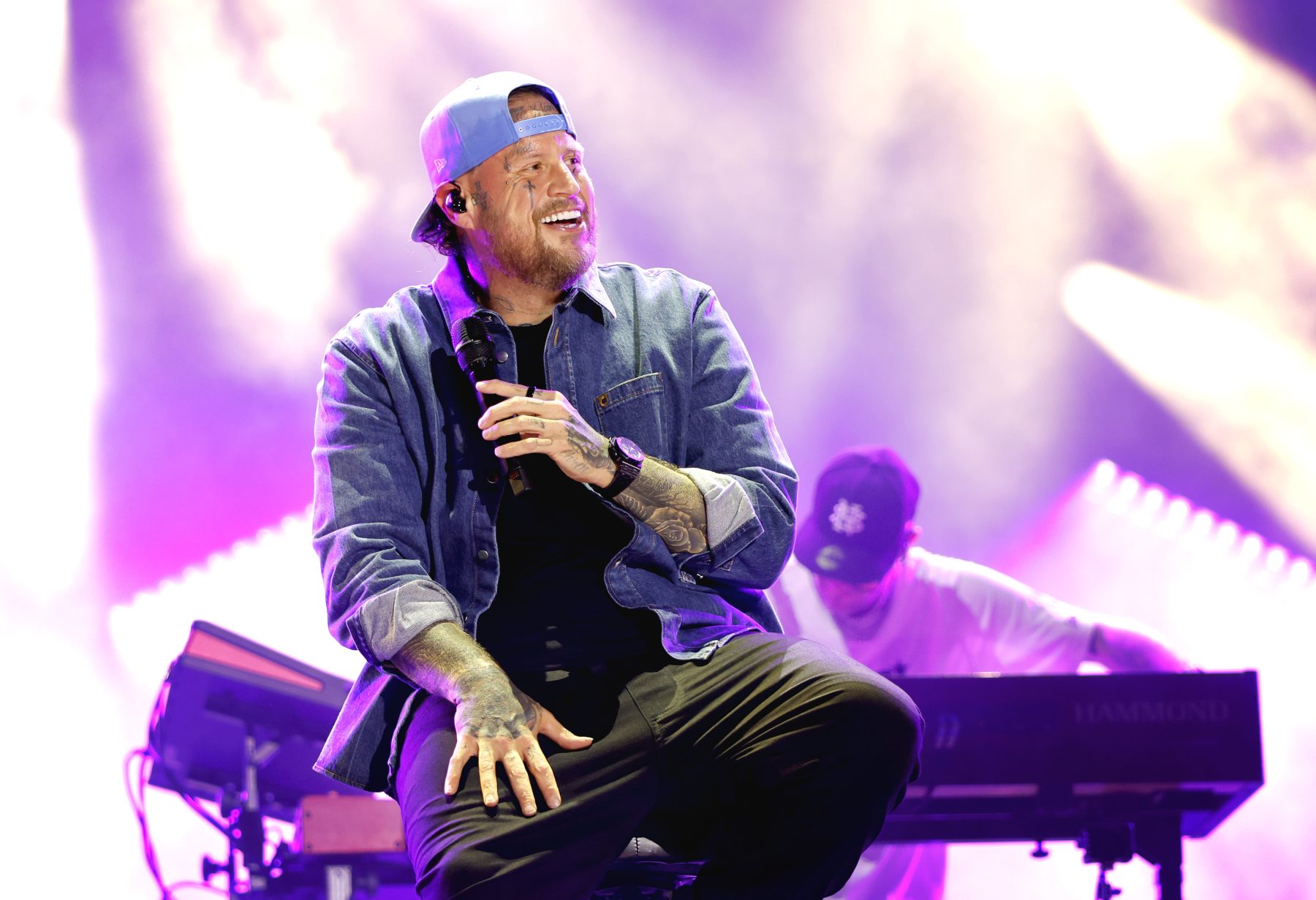 Jelly Roll covers Miley Cyrus' 'Flowers' at Spotify House in Nashville